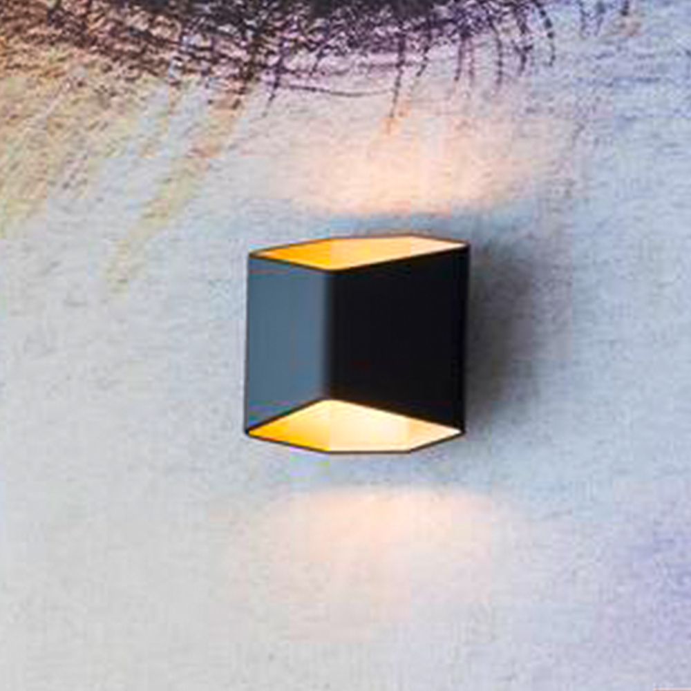 Up&down Wandlampe CARISO modern & futuristisch anmutend in schwarz/gold ...